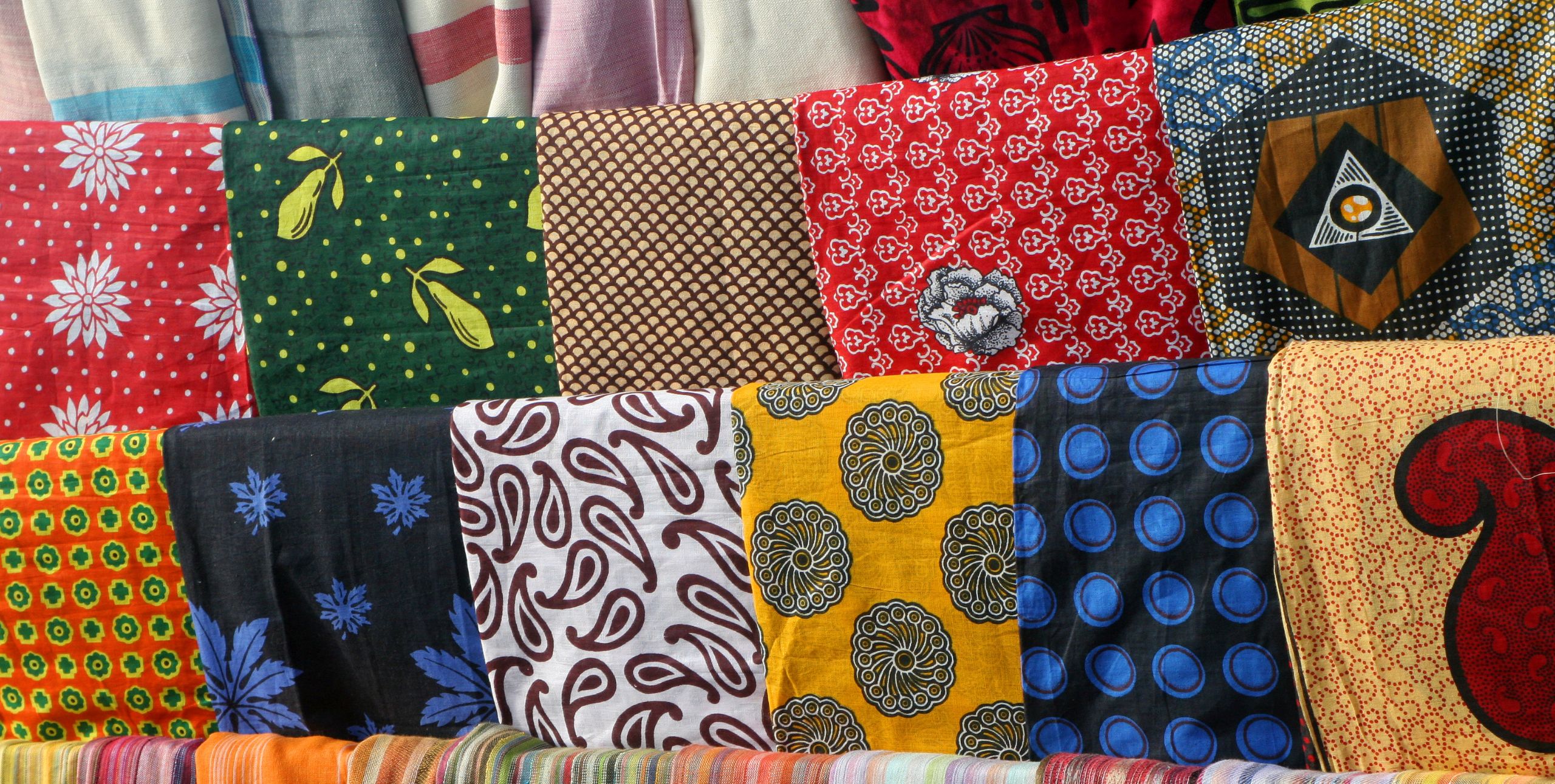 Nigerian Clothes & Yorùbá Threads: Textiles & Fabrics Fashionistas ...